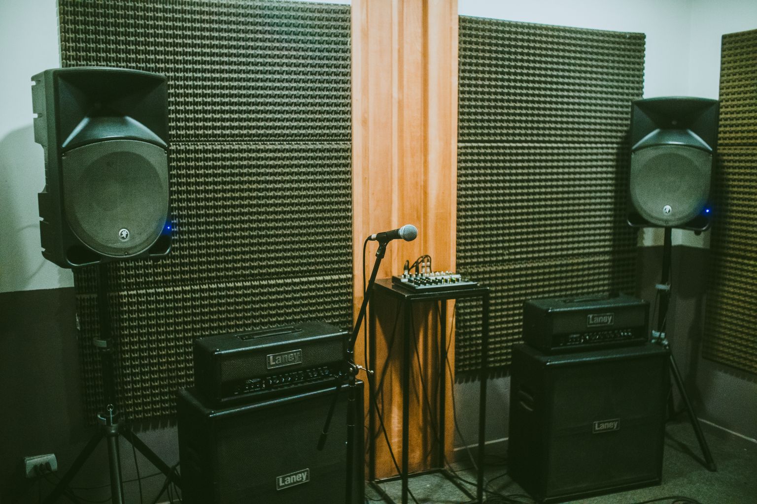 Salas de Ensayo y Auditorios – RoomBand