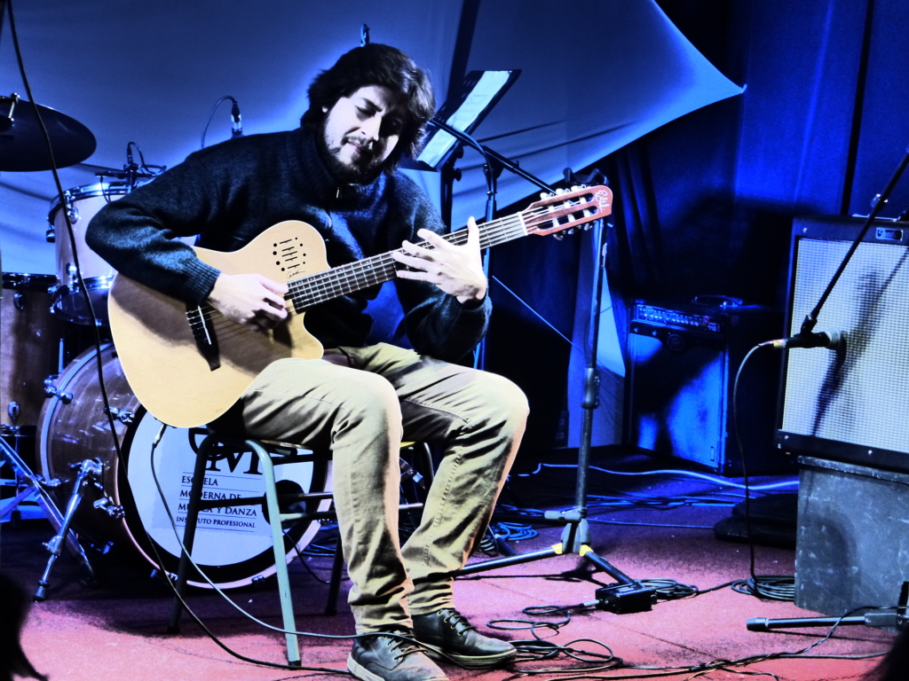 Kevin Pacheco - Clases de Guitarra - RoomBand